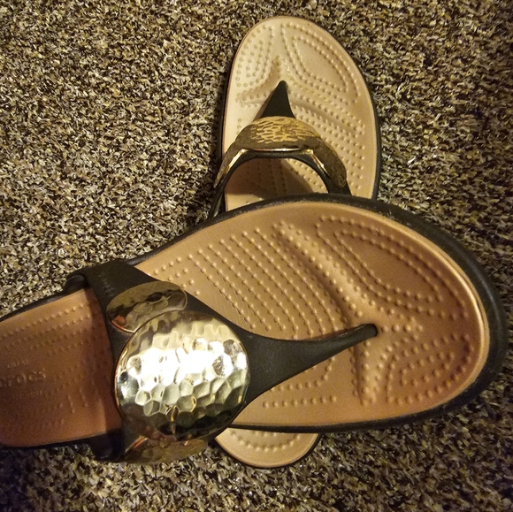 CROCS | Shoes | New Crocs Gold Hammered Coin Look 8w | Poshmark